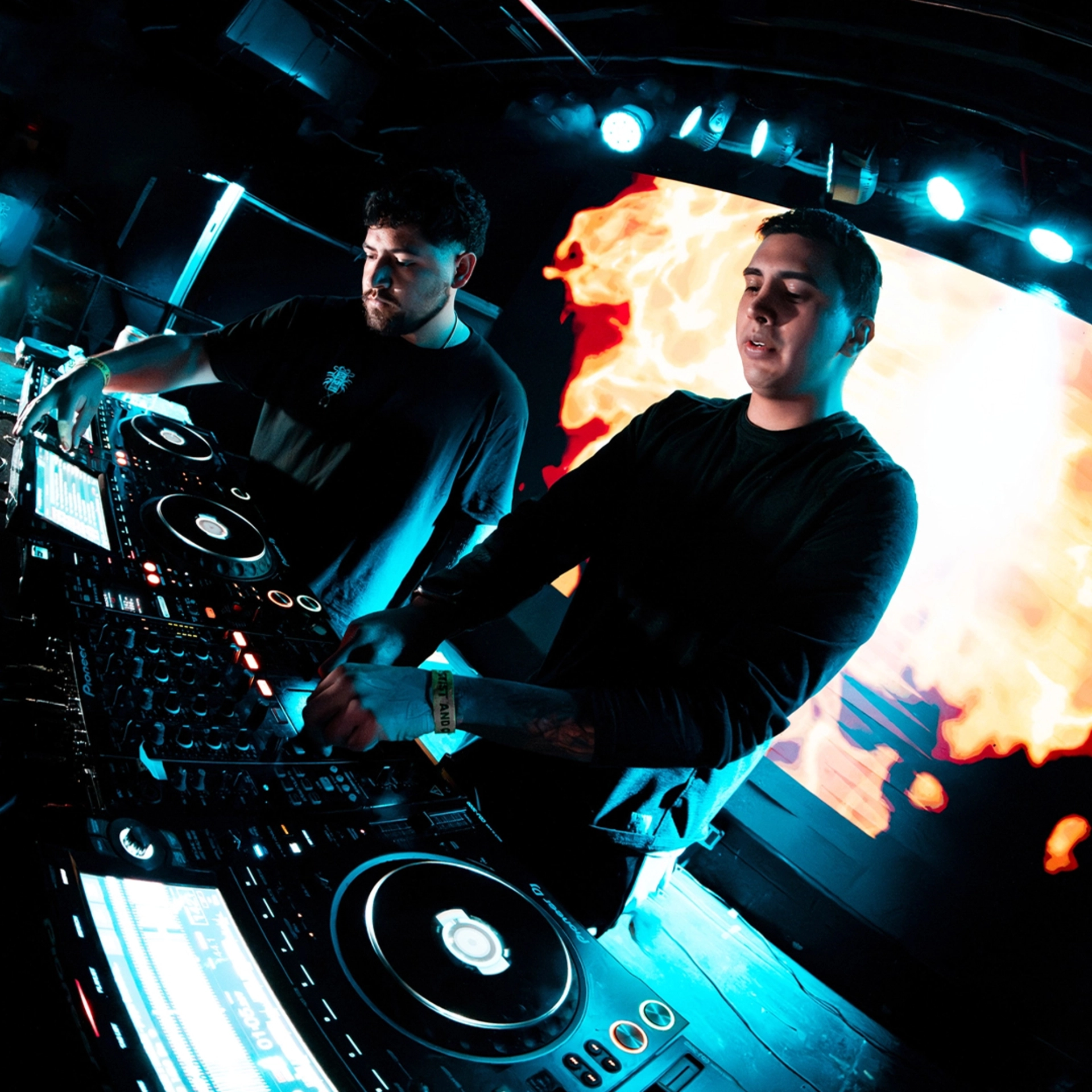 JELLBASS B2B ASTROMINATE - JCody Media