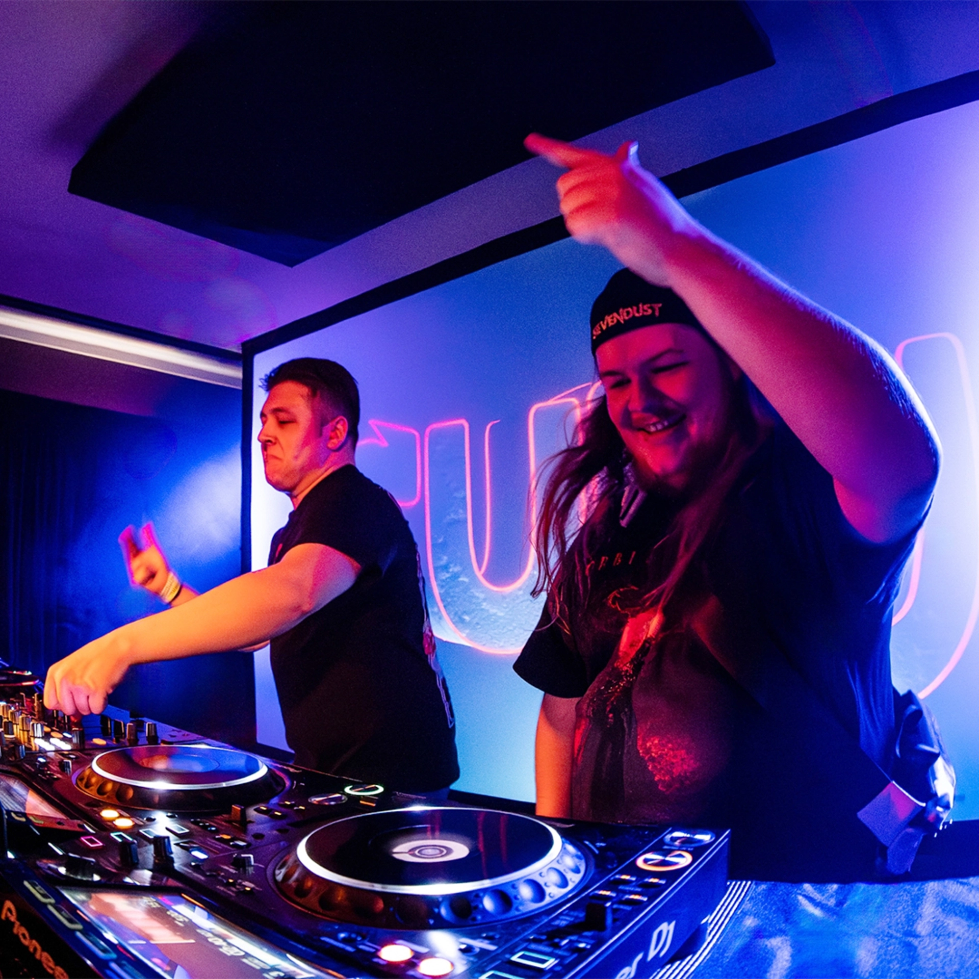 SKYBOW B2B GURU - JCody Media